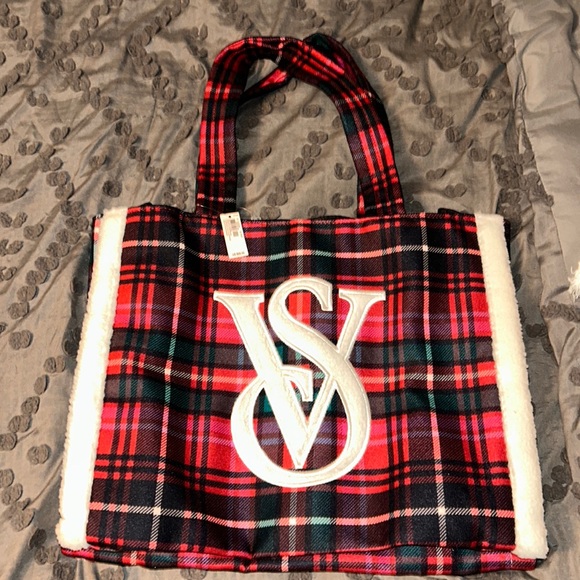 Victoria's Secret | Bags | New Victoria Secret Holiday Plaid Tote Set ...